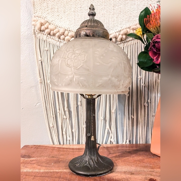 tiffa mini | Accents | Vintage Tiffa Mini White Floral Frosted Glass ...